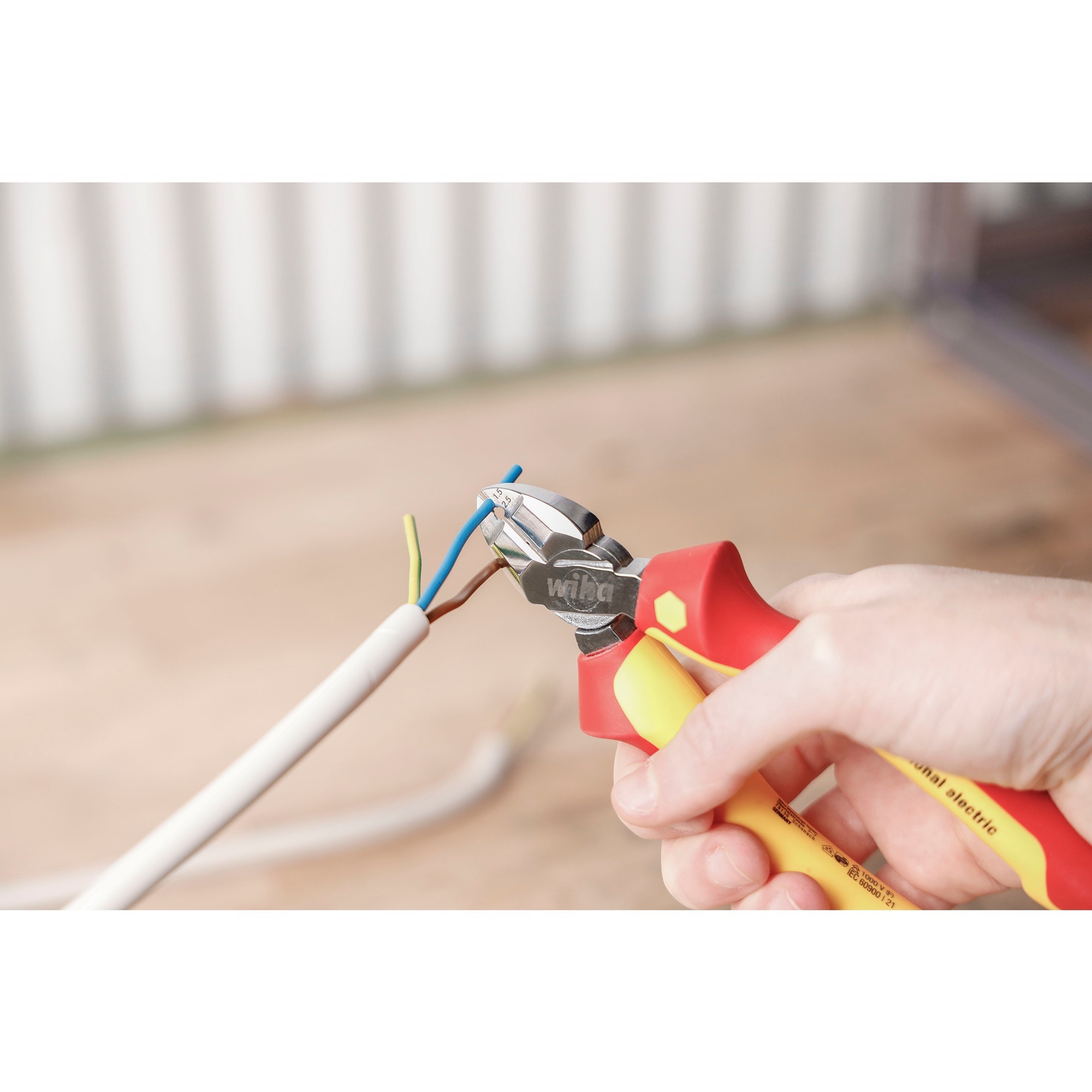 Wiha Abisolier-Seitenschneider Professional electric, Schneid-Zange rot ...
